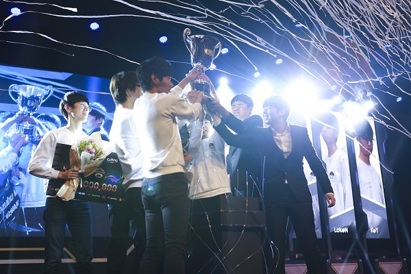 ESC 에버, CJ 꺾고 ‘롤 KeSPA컵’ 우승 ‘파란’ - 게임톡