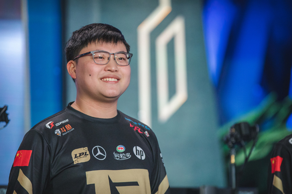 중국 최고 원딜 ‘우지’, 건강 문제로 공식 은퇴